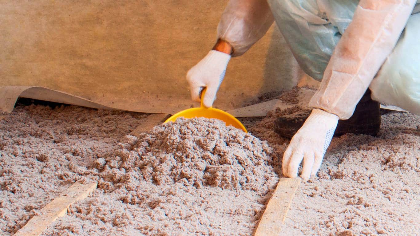 Ocieplanie celulozą – skuteczność i cena izolacji celulozowej | Oferteo.pl