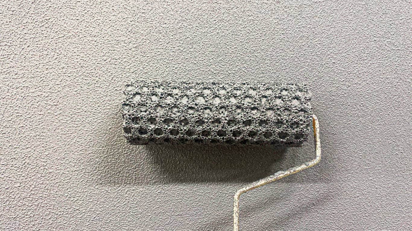 Farba strukturalna – rodzaje, zalety i wady, cena | Oferteo.pl